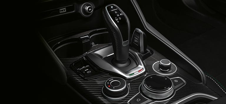 Alfa Romeo Giulia Quadrifoglio - Berlina di lusso | Alfa Romeo