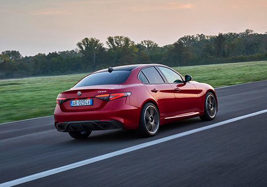 Alfa Romeo Giulia - Auto sportiva | Alfa Romeo