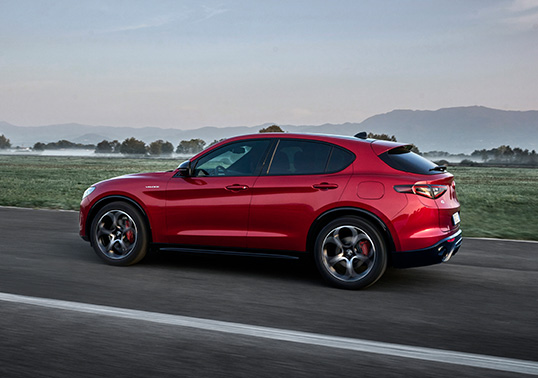 Alfa Romeo Stelvio: il piacere di guidare con stile | Alfa Romeo